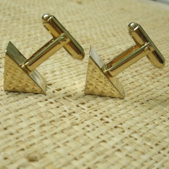Shields | Accessories | Vintage Shields Gold 3d Triangle Cufflinks ...